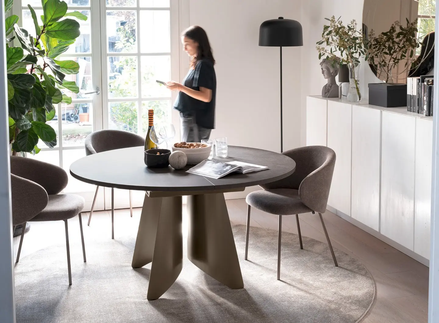 ORION EXTENSIBLE ROUND TABLE | RESAIKOS